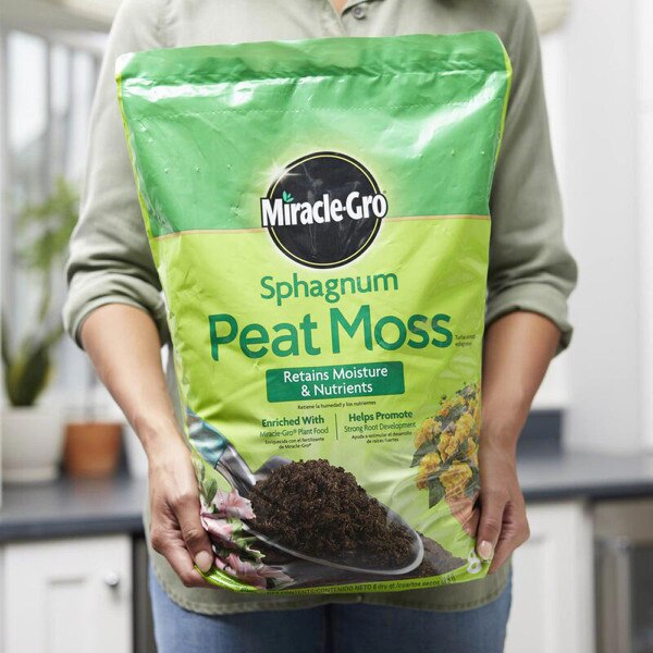 Miracle-Gro 8 Qt. Sphagnum Peat Moss | City Mill